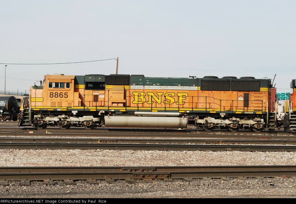 BNSF 8865